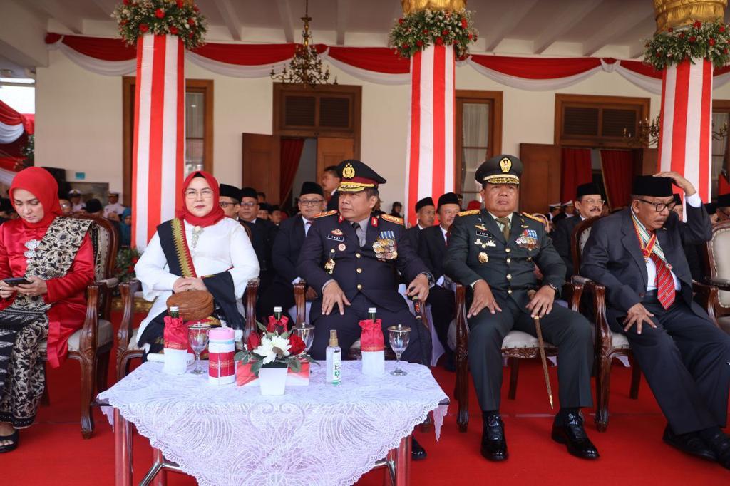 Pangdam Brawijaya Hadiri Upacara Hari Kemerdekaan di Gedung Negara Grahadi - Jurnal Patroli News